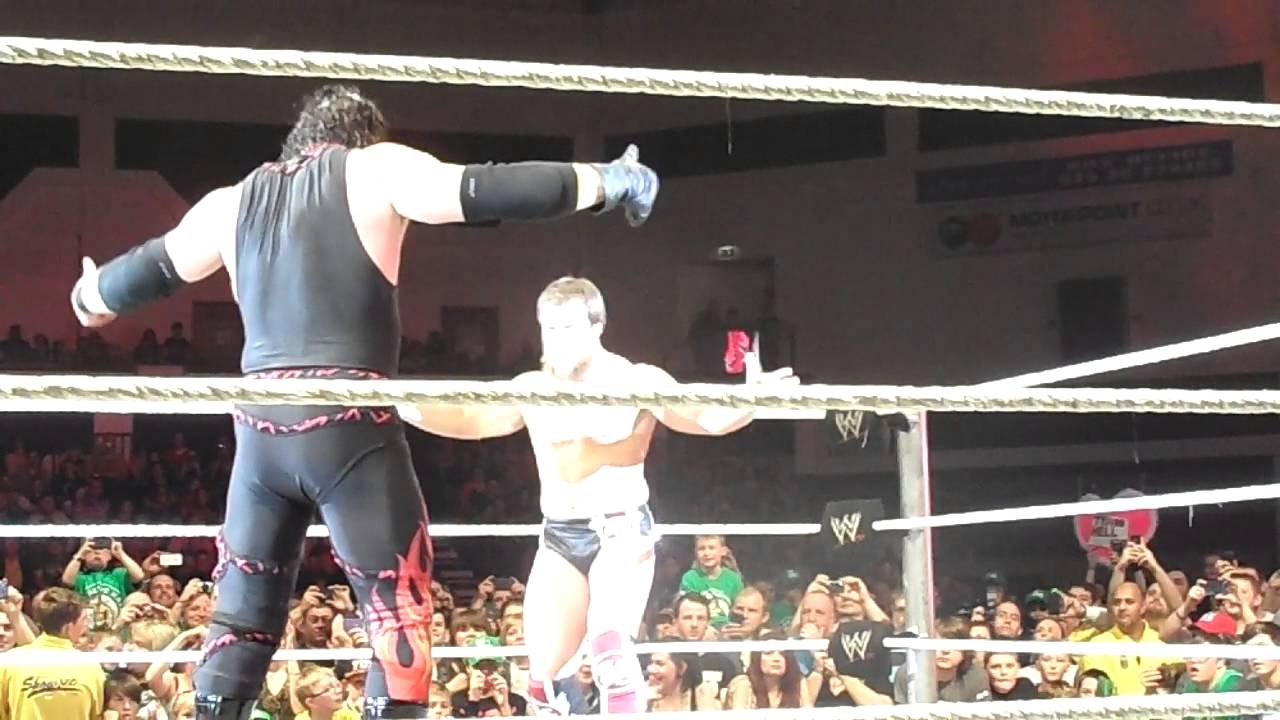 Kane and Daniel Bryan Hug it Out - WWE Cardiff House Show November 2012 ...