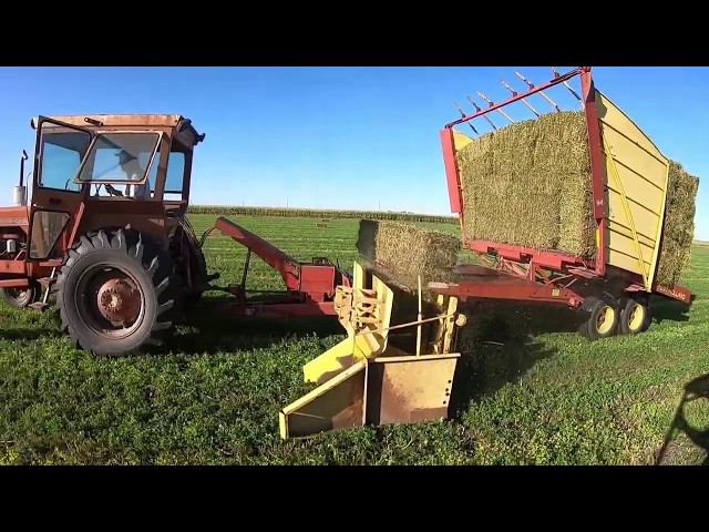Small Square Bale Stacker Highline Mfg. FaStackTM 1800 Flex | Farm