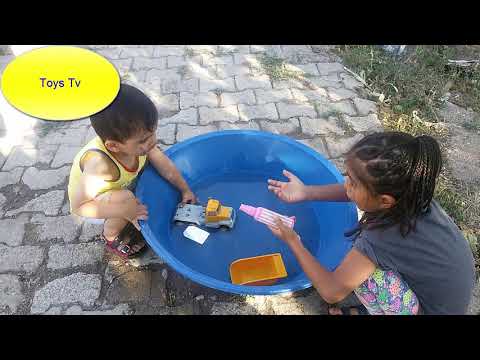 FURKANLA GÜLDEN SUYLA OYNUYOR