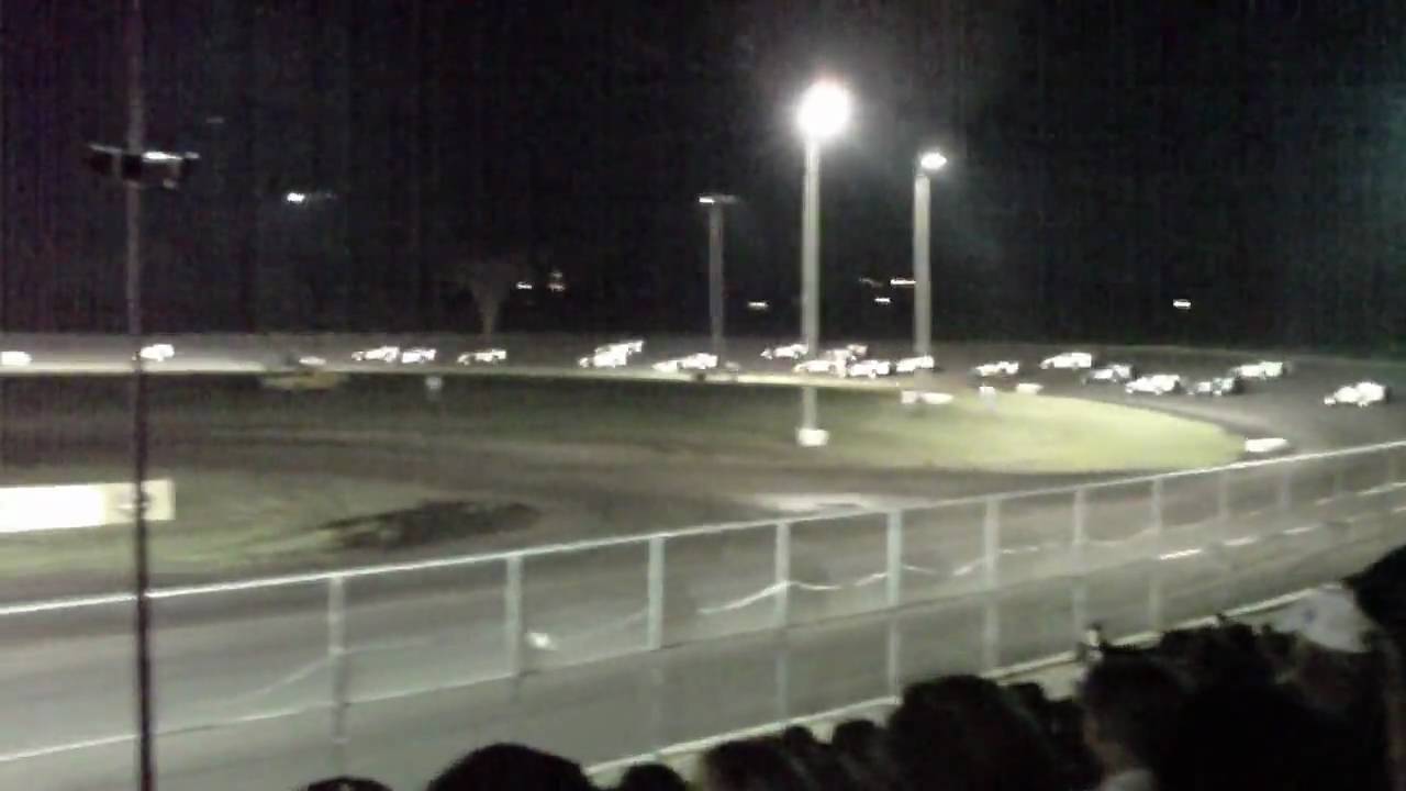 Ryan Ruter beats Kenny Wallace at I-35 Speedway 6/24/09 - YouTube