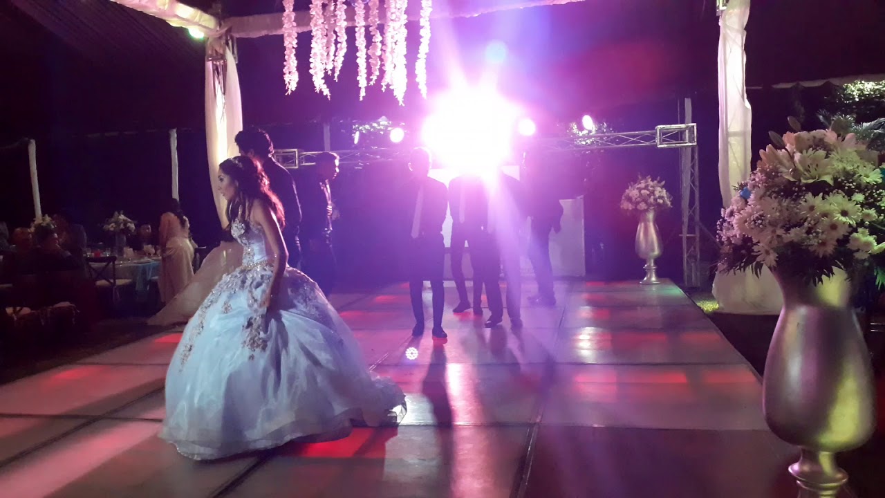 Entrada de vals de Ceci martinez - YouTube