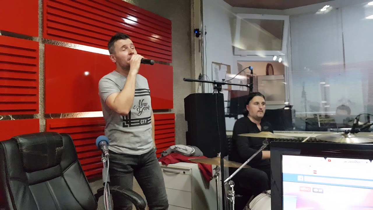 OVAKO ALEM KADIĆ PJEVA JEDNU OD NAJBOLJIH KAFANSKIH PJESAMA - YouTube