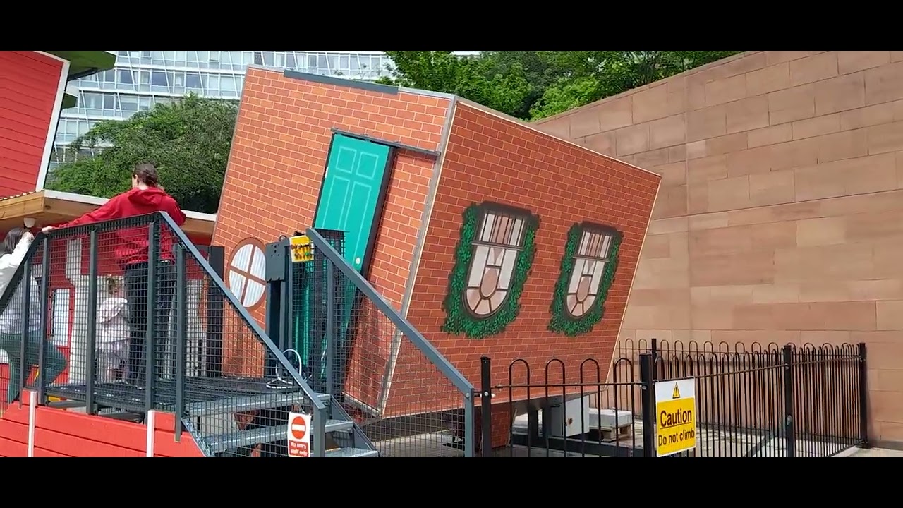 Upside Down House & Spinning House 🏡 Liverpool One,⛲Liverpool/England🏡 ...