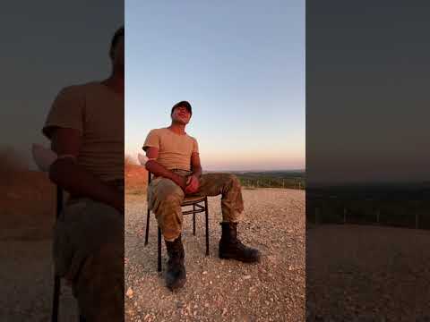 Sivaslı Askerin müthiş sesi ( böyle gitmek  olur mu söyle gardaşım )