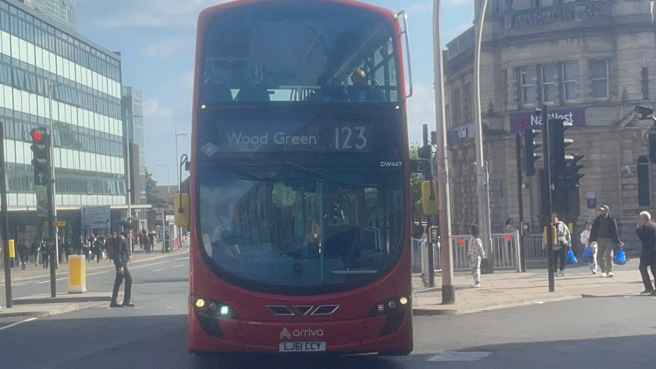 Shabby FRV - TFL Bus Route 123: Ilford - Wood Green | VDL DB300 10.4m / Wright Gemini 2 - Arriva ...