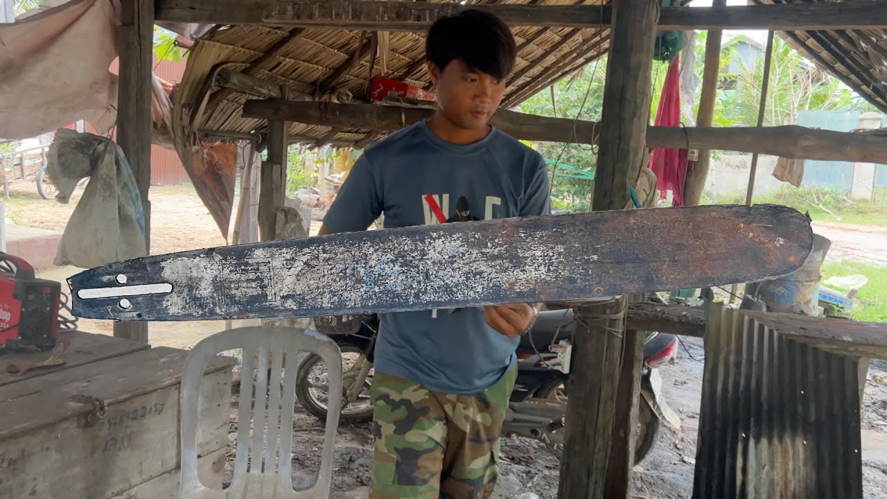 Knife Making | Forging A Big Machete From The Rusty Chainsaw - YouTube