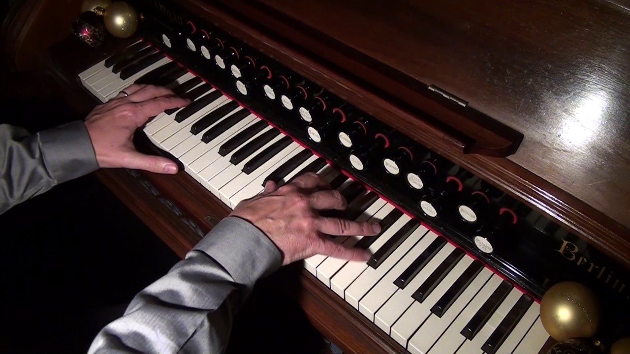 The First Nowell - Christmas - Berlin Reed Organ - YouTube