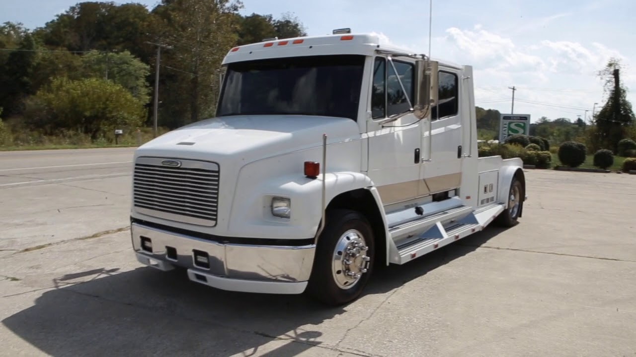 2000 Freightliner FL60 - YouTube