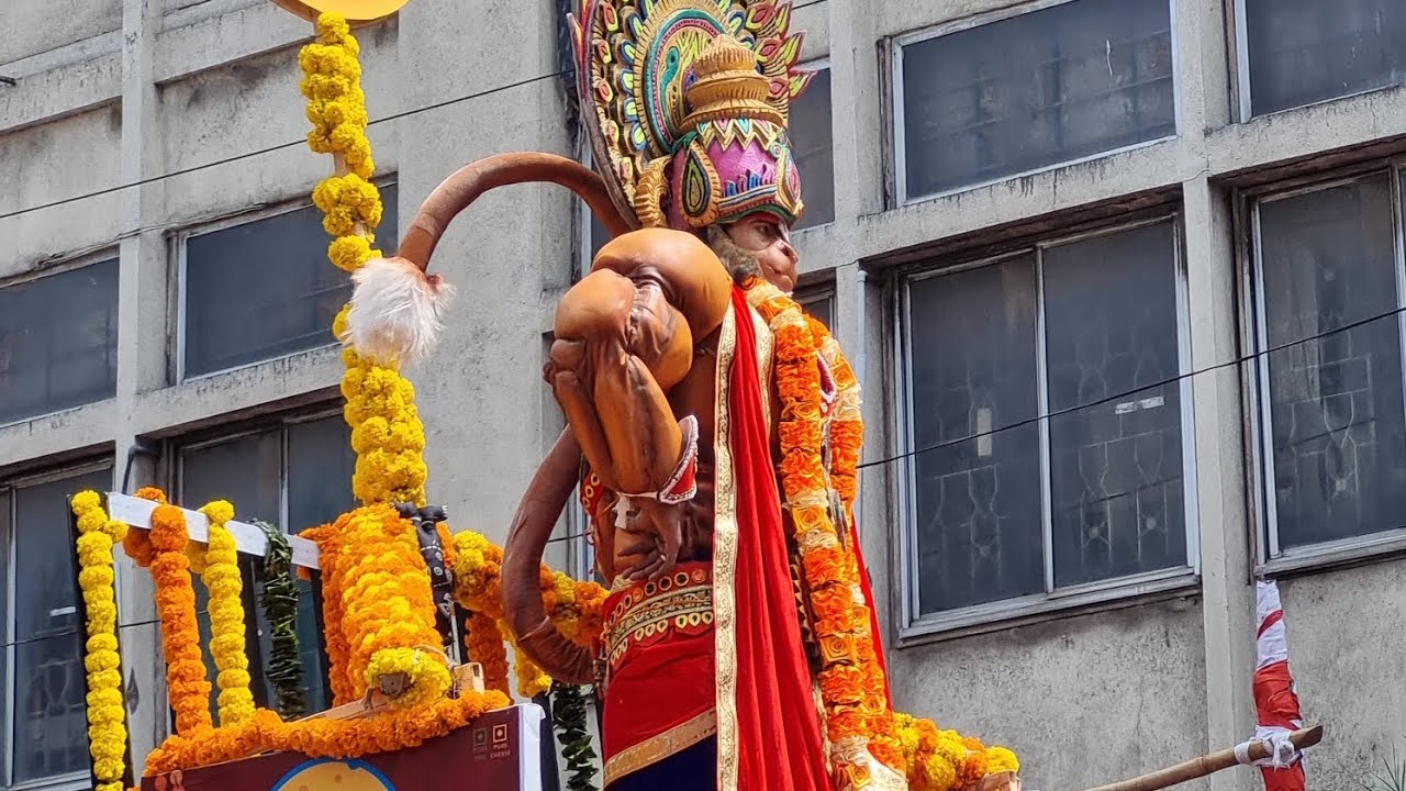 Lord Hanuman Scene in Pune Ganpati Visarjan Miravnuk 2022 - YouTube