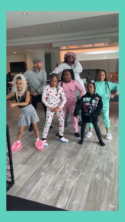 Whole Fam Vibin πΊπ½ππ½ π Clubjersey Fyp Jerseyclub Jerseyclubdance Jersey Viral Viralvideo