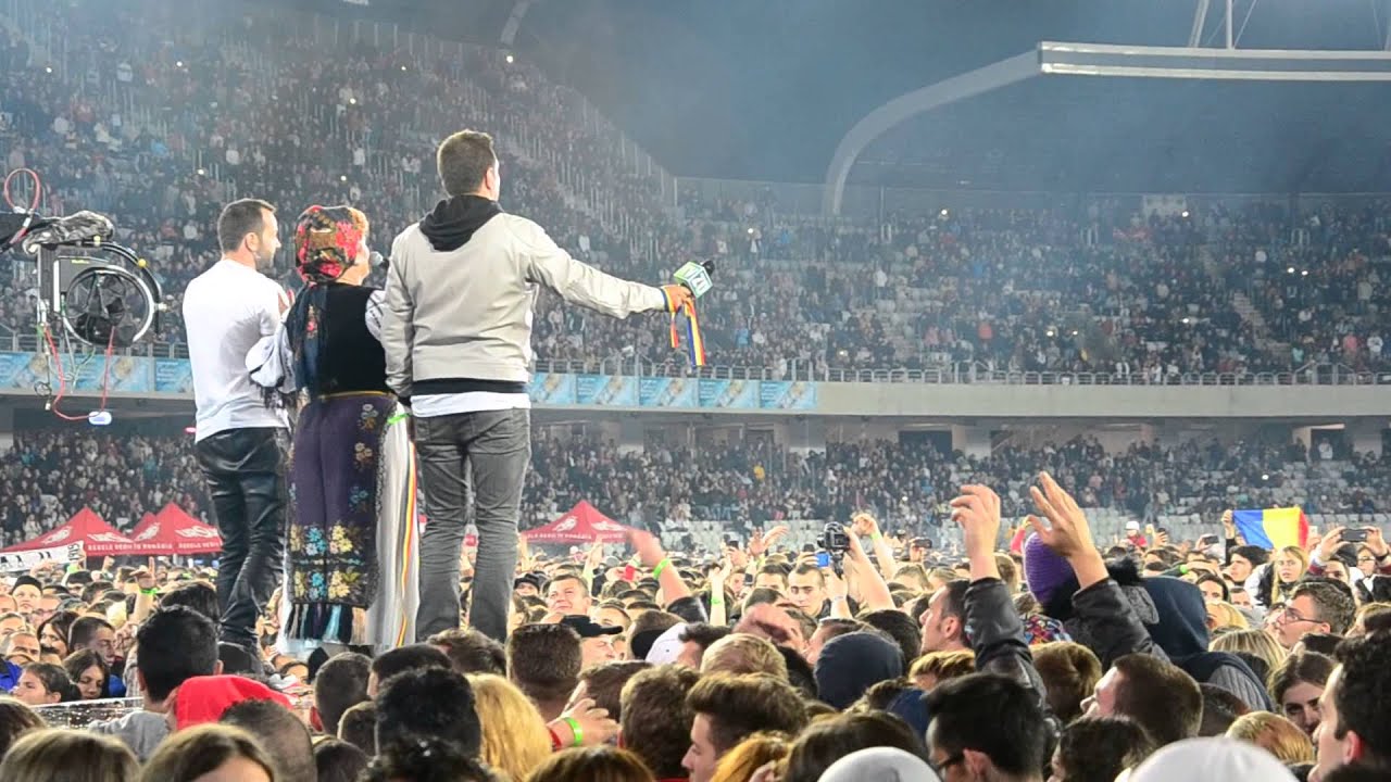 Veta Biris - Noi suntem români la Forta ZU Cluj - YouTube