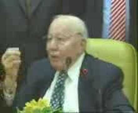 yeni Necmettin  Erbakan مُجَاهِد Milli Görüş eski Başbakan