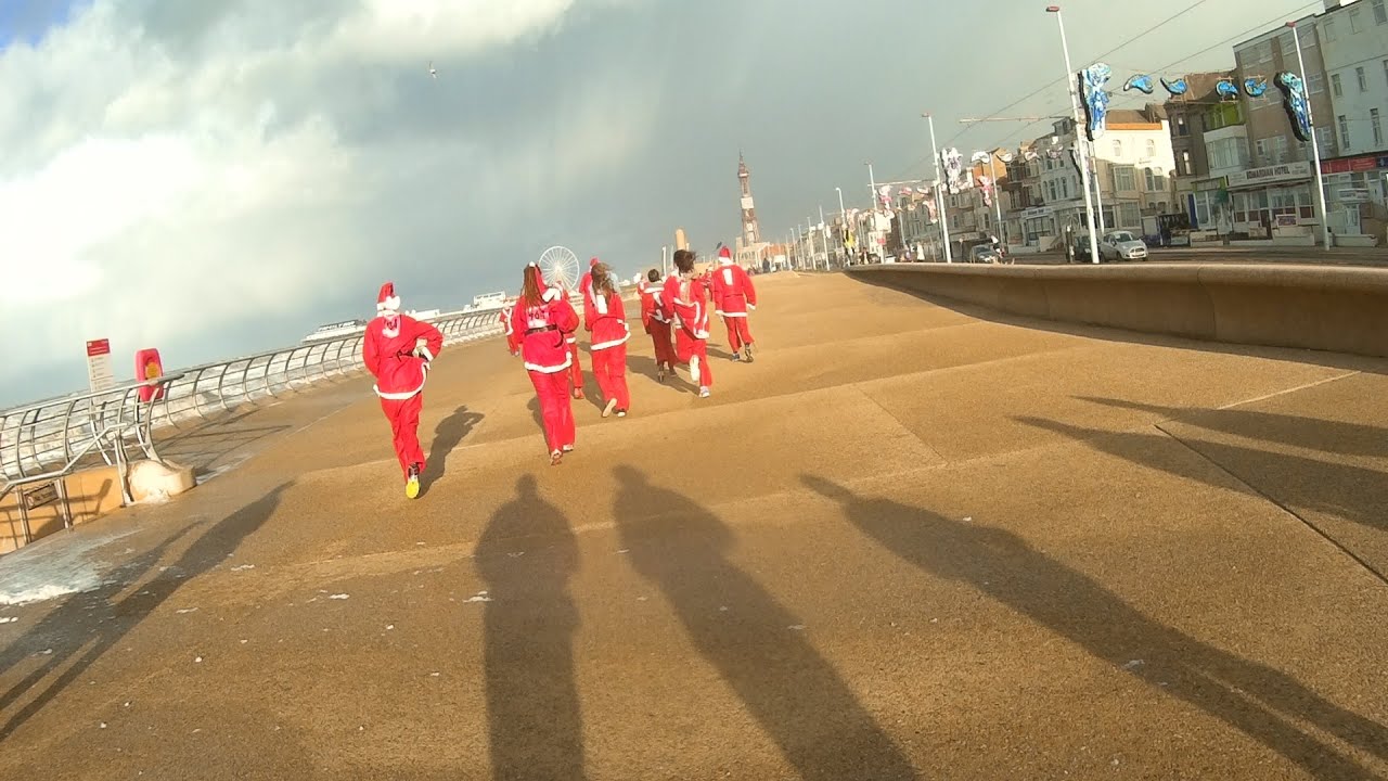 Blackpool santa dash 2014 - YouTube