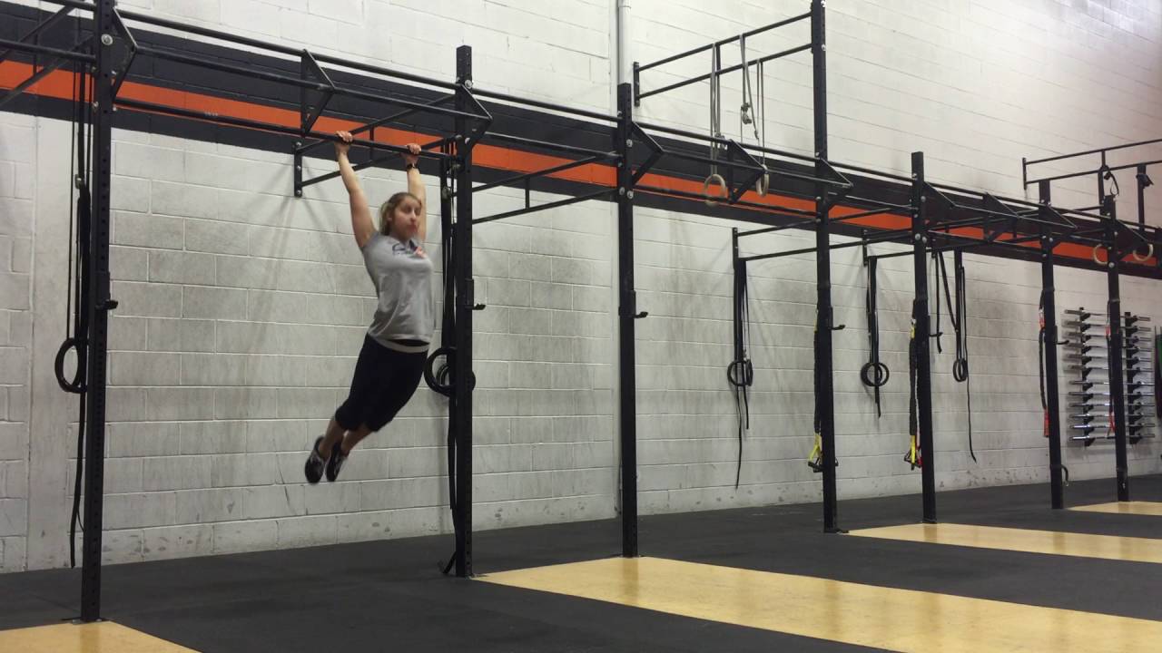 Alternating Single-Leg Cross Toes to Bar - YouTube
