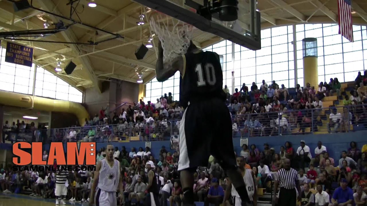 Roscoe Johnson Shows His Bounce at Allen Iverson's Celebrity Game - YouTube