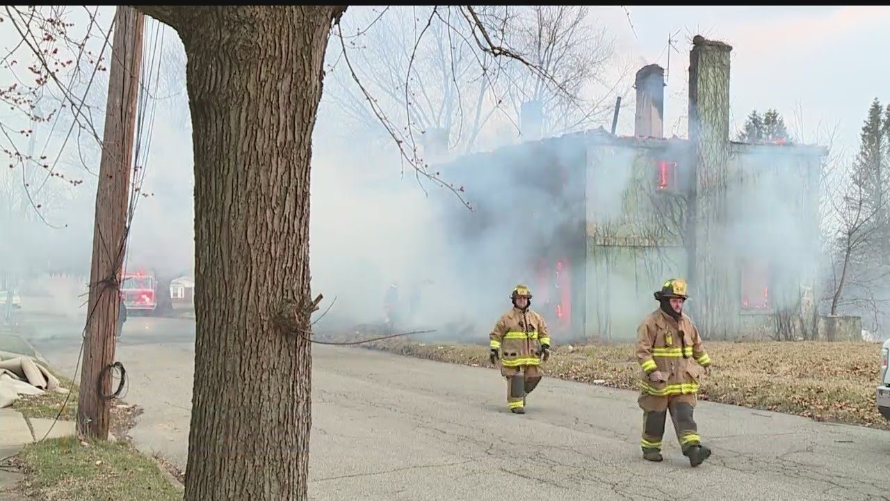Multiple departments fight 'suspicious' fire in Campbell - YouTube