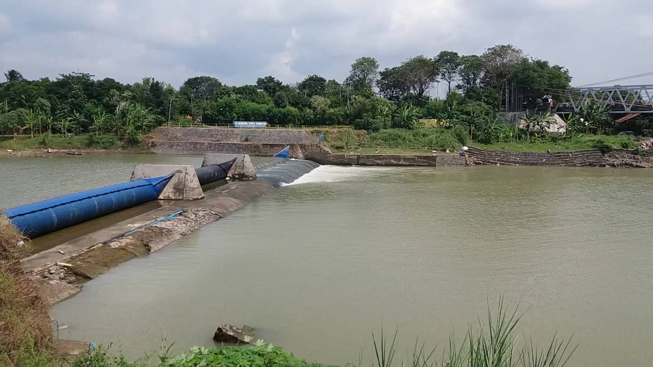 Bendungan karet Rambatan indramayu - YouTube