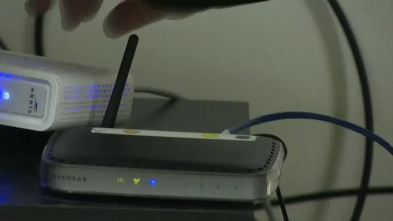 What the Tech: Importance of changing Wi-Fi router passwords - YouTube