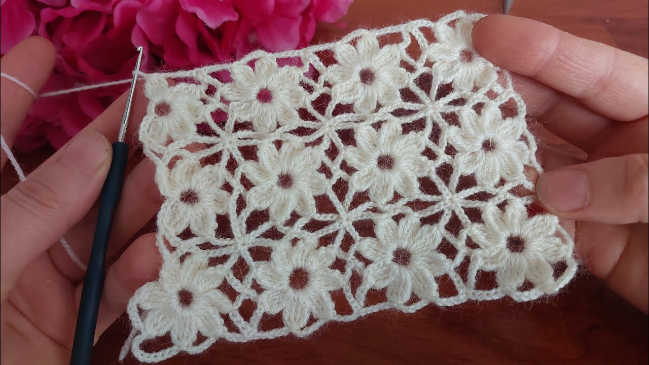 WOW GORGEOUS Beautiful Flowers Patterned Crochet Filet Etol Shawl and ...