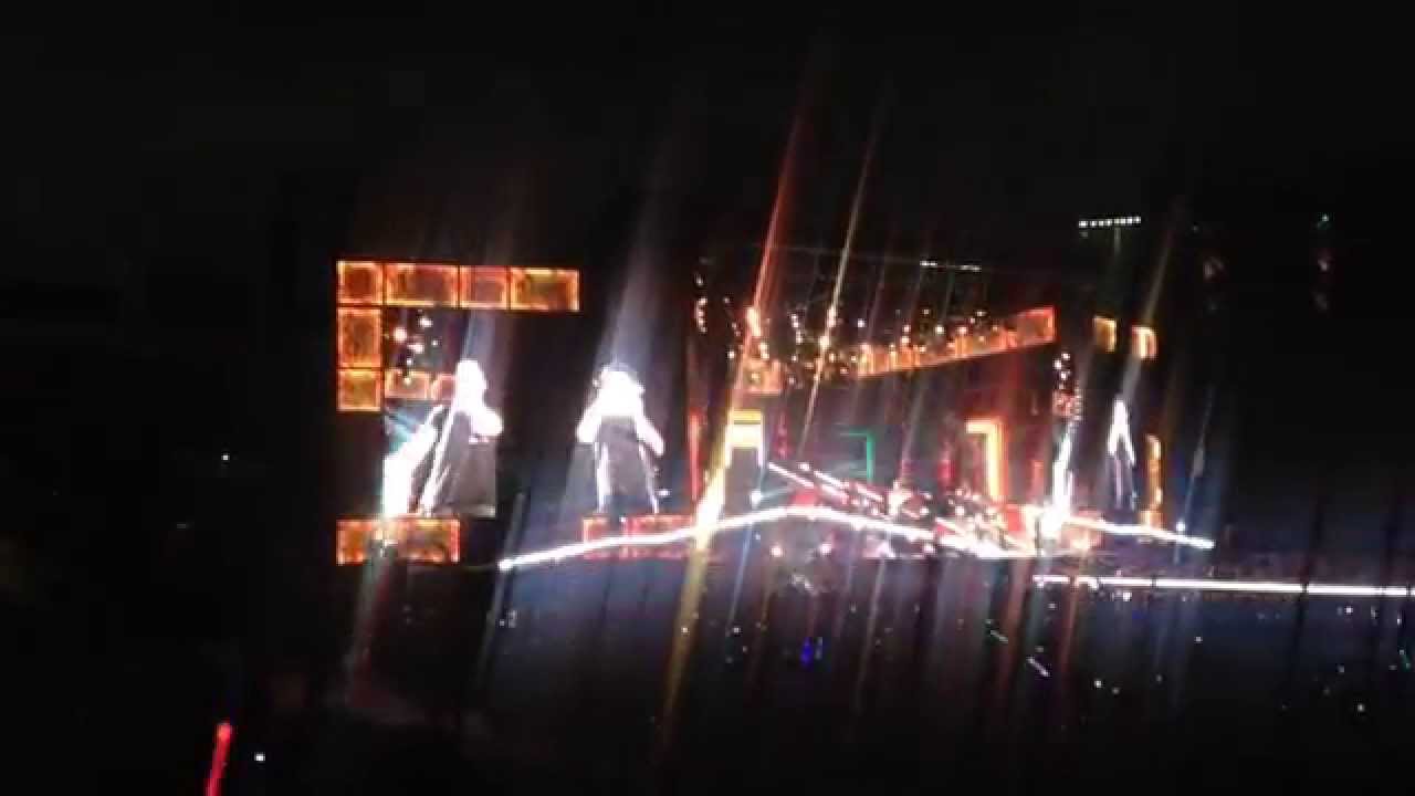 Right Now - One Direction (LIVE) WWATour Pasadena, CA - YouTube
