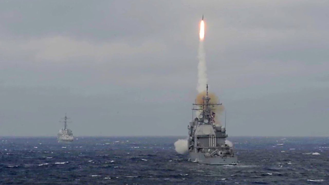U.S. Navy Standard Missile-2 Live-fire – Eisenhower Strike Group - YouTube