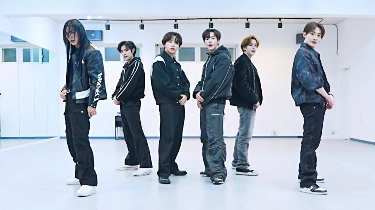 [OnlyOneOf - dOpamine] dance practice mirrored - YouTube