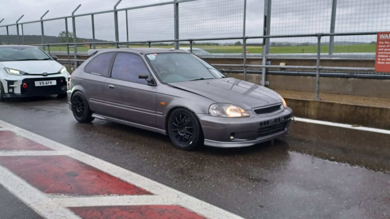 Very Wet Track Evening at Snetterton! Fiesta ST150 and Boosted Civic ...