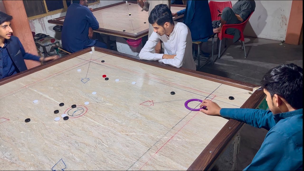 Young Player🆚Young Players||Carrom Fun Game||Learn How To Play Carrom😱😱 ...