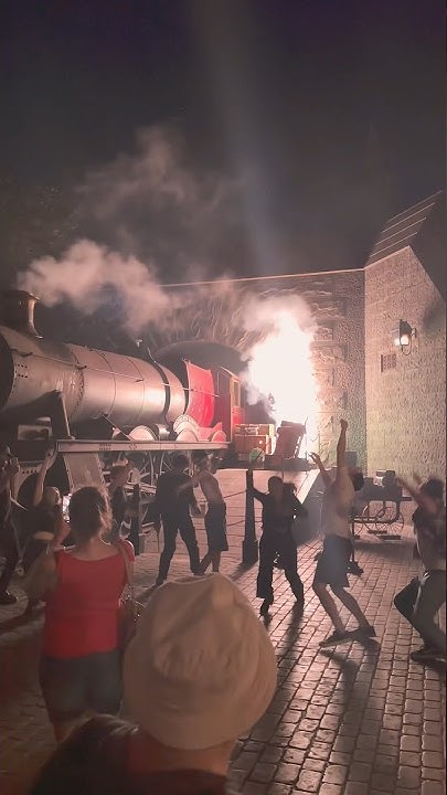 DEATH EATERS EXPLODE MUGGLES in the Wizarding World of Harry Potter at ...