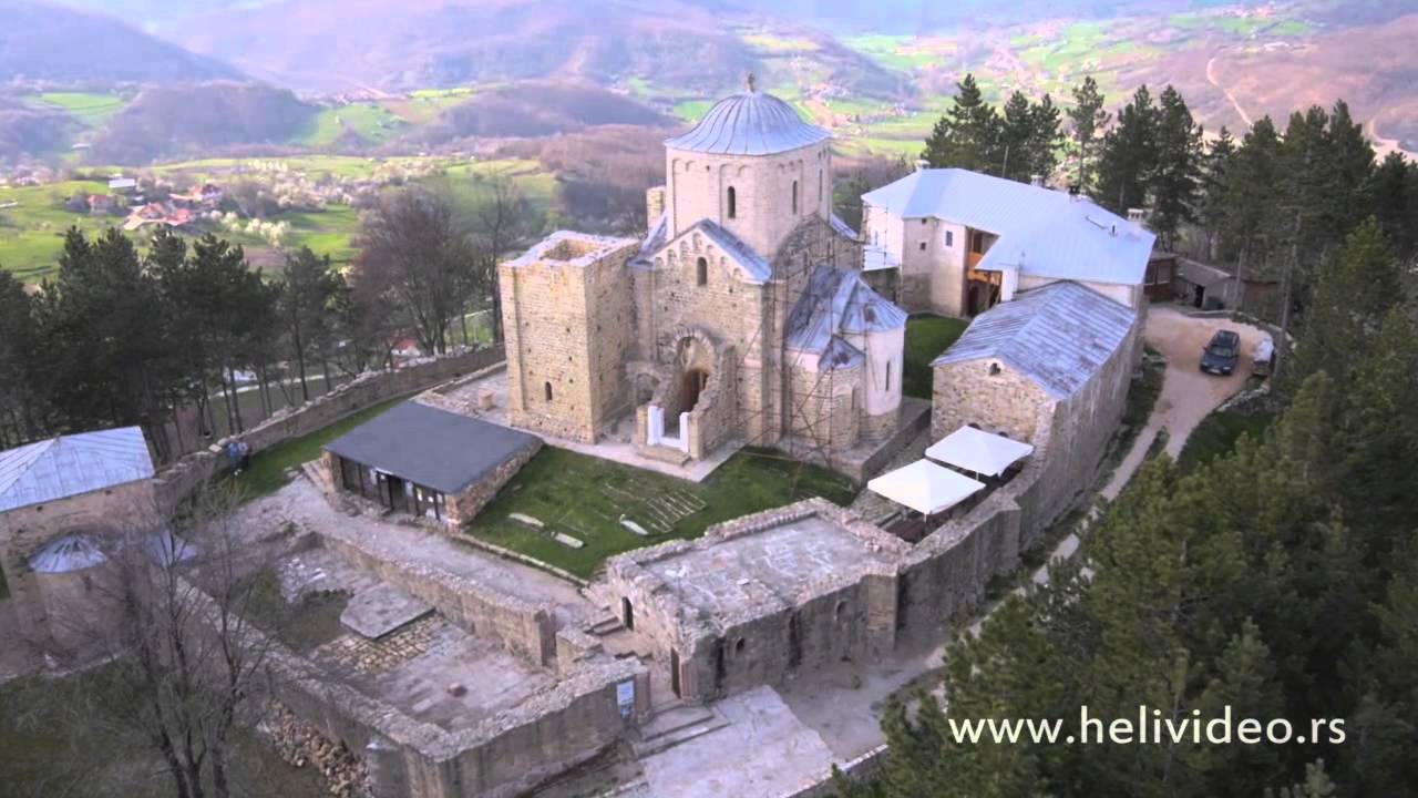 Manastir Djurdjevi stupovi snimak iz vazduha - YouTube