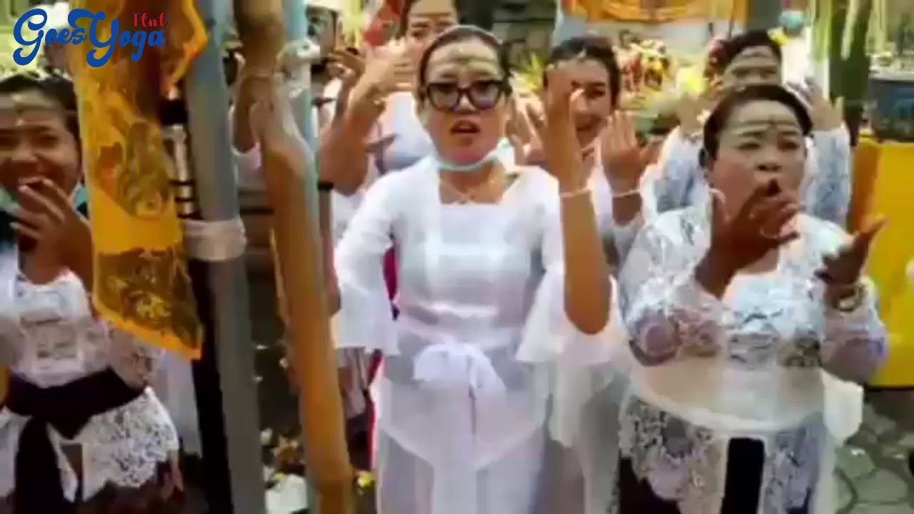 Petirtaan Ring Merajan Alit Griya Kediri Kamasan Klungkung Bali - YouTube