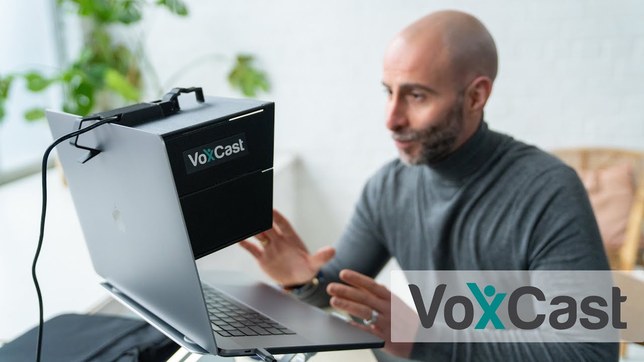 How to get perfect eye contact during online meetings and webcasts - YouTube