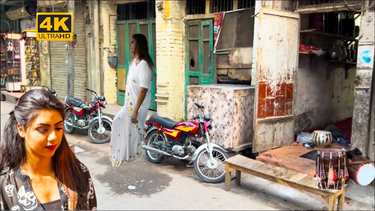 Walking in Real Heera Mandi Lahore Pakistan | The Legendary Red-Light ...