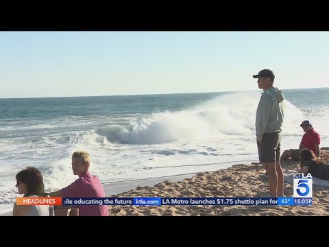 King tides bring flood warnings to Newport Beach coast
