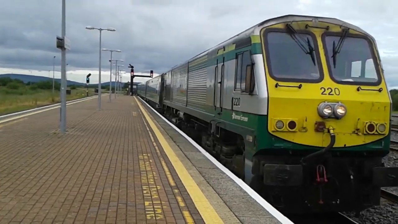 18.00 Dublin Heuston-Cork train at Limerick Junction on 8th July 2015 ...