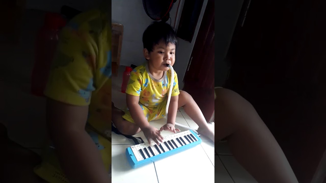 main piano doremifasolasido - YouTube