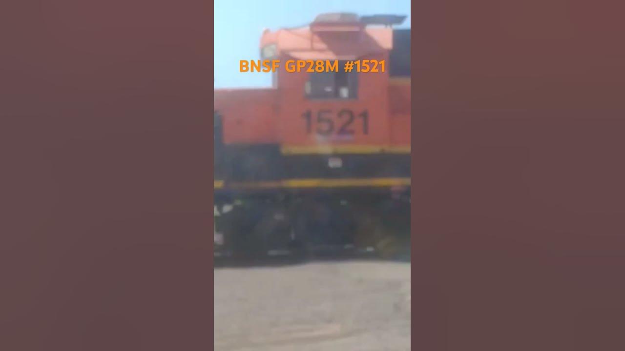 BNSF GP28M rebuild in Superior #bnsfrailroad #emdlocomotive #superiorwi #wisconsin #train - YouTube