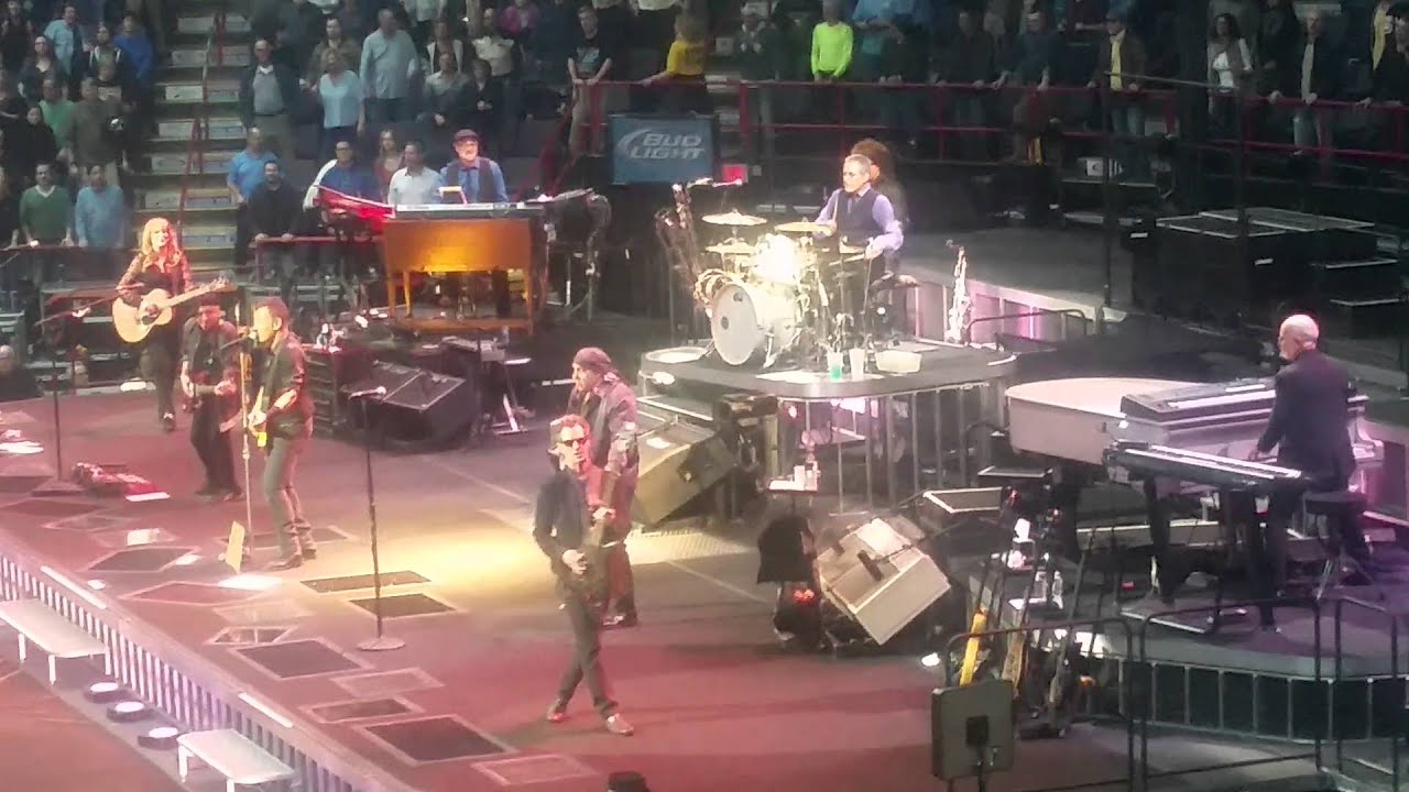 Bruce Springsteen Detroit Medley Live 2/8/2016 in Albany, New York ...