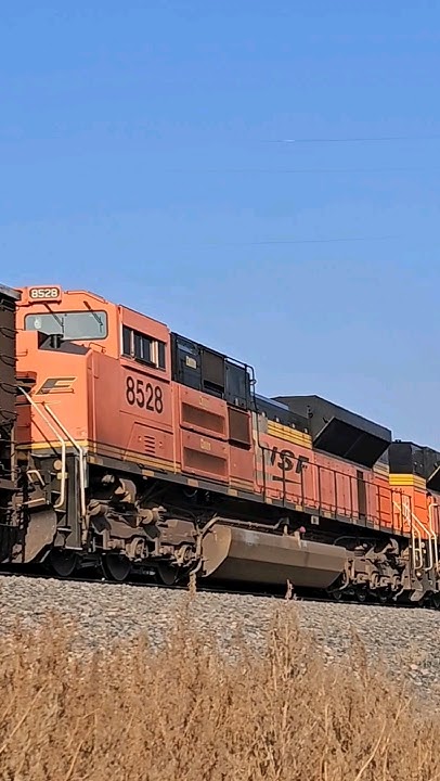 Dual SD70ACe as Rear DPU's! - YouTube