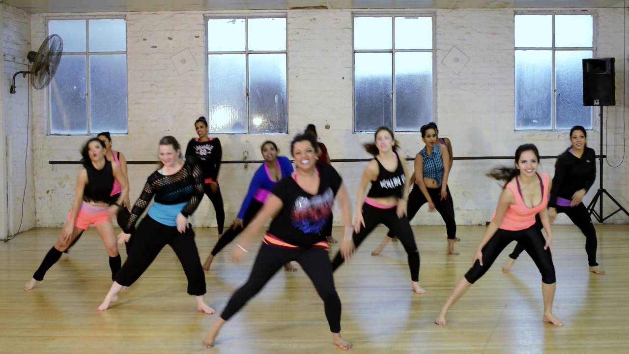 Behind the Scenes of Bollywood Dance Rehearsal - D Se Dance - YouTube