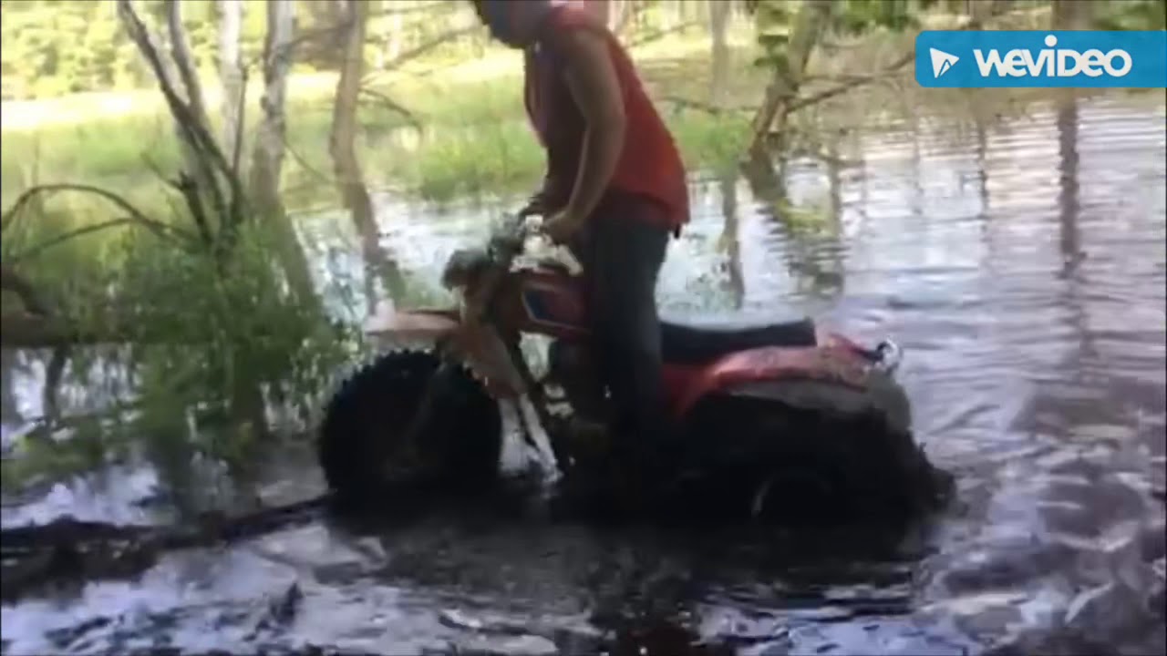 Mudding 3 wheelers - YouTube