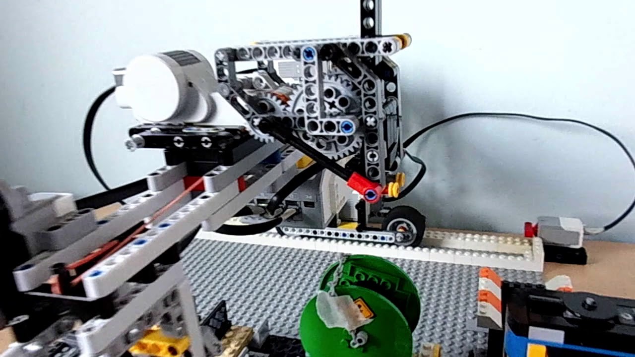 LEGO train crane (part 2) - YouTube