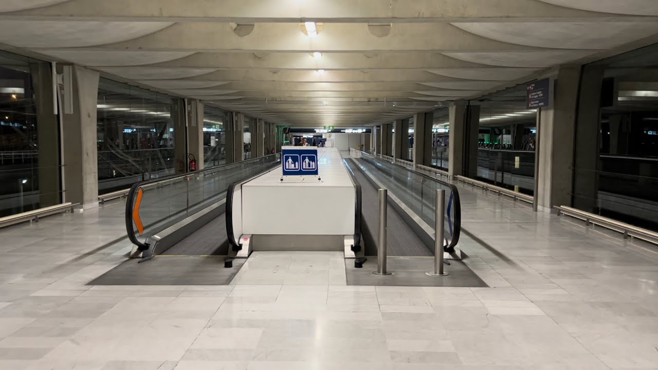 Paris, France. 2x more SCHINDLER Travelators at Charles De Gaulle ...