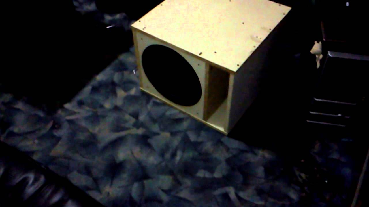 Pioneer in custom T-line Box - YouTube