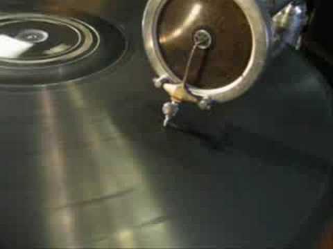 BIG PATHE PHONOGRAPH WITH LARGE RECORD - YouTube