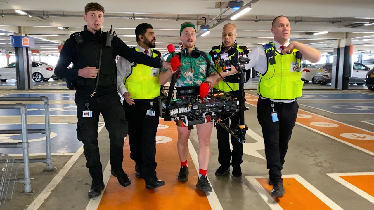 10 Security Guards Arrest a Mobile DJ - YouTube