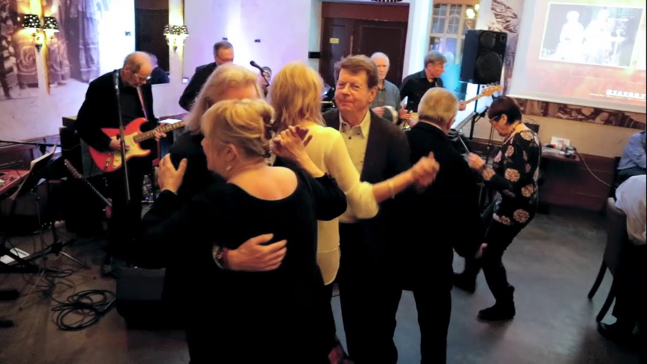 The Old Stars - Dance On Little Girl - YouTube