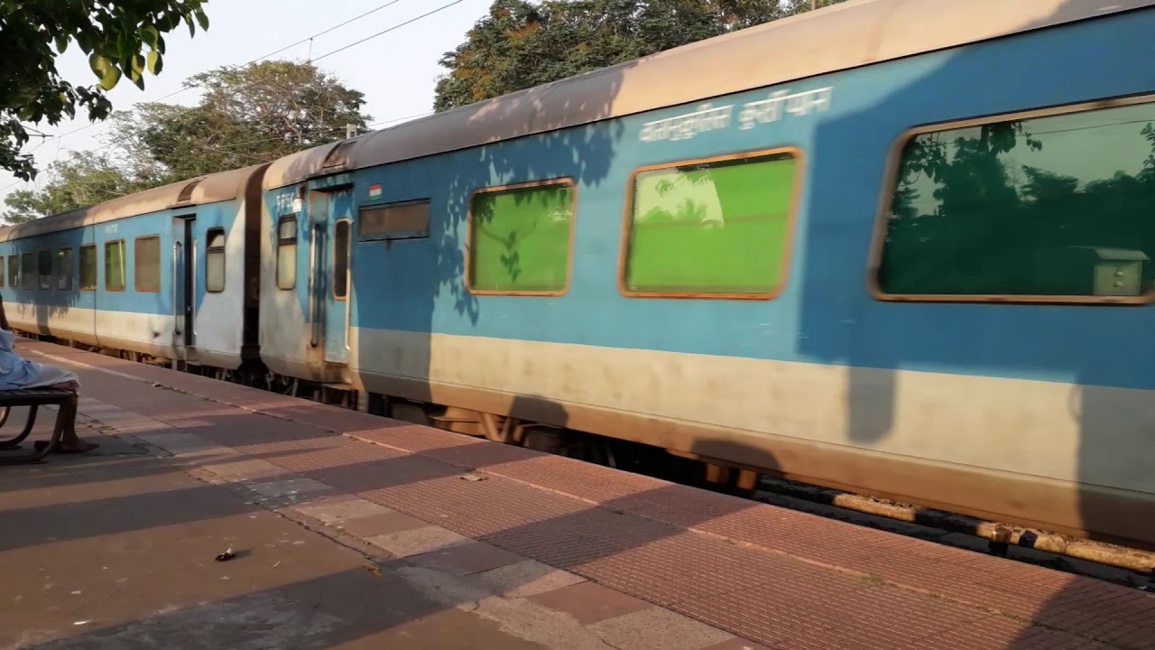 12277 Howrah Puri Shatabdi express passing through Belda - YouTube