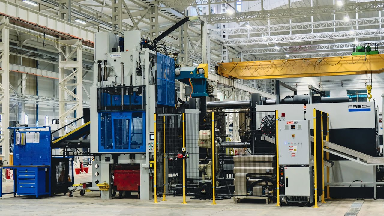 ROBOTICS CELL FOR DIE CASTING // ABB FOUNDRY - YouTube