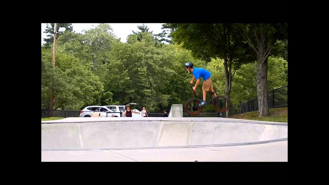 BMX Rider falls into the bowl - YouTube